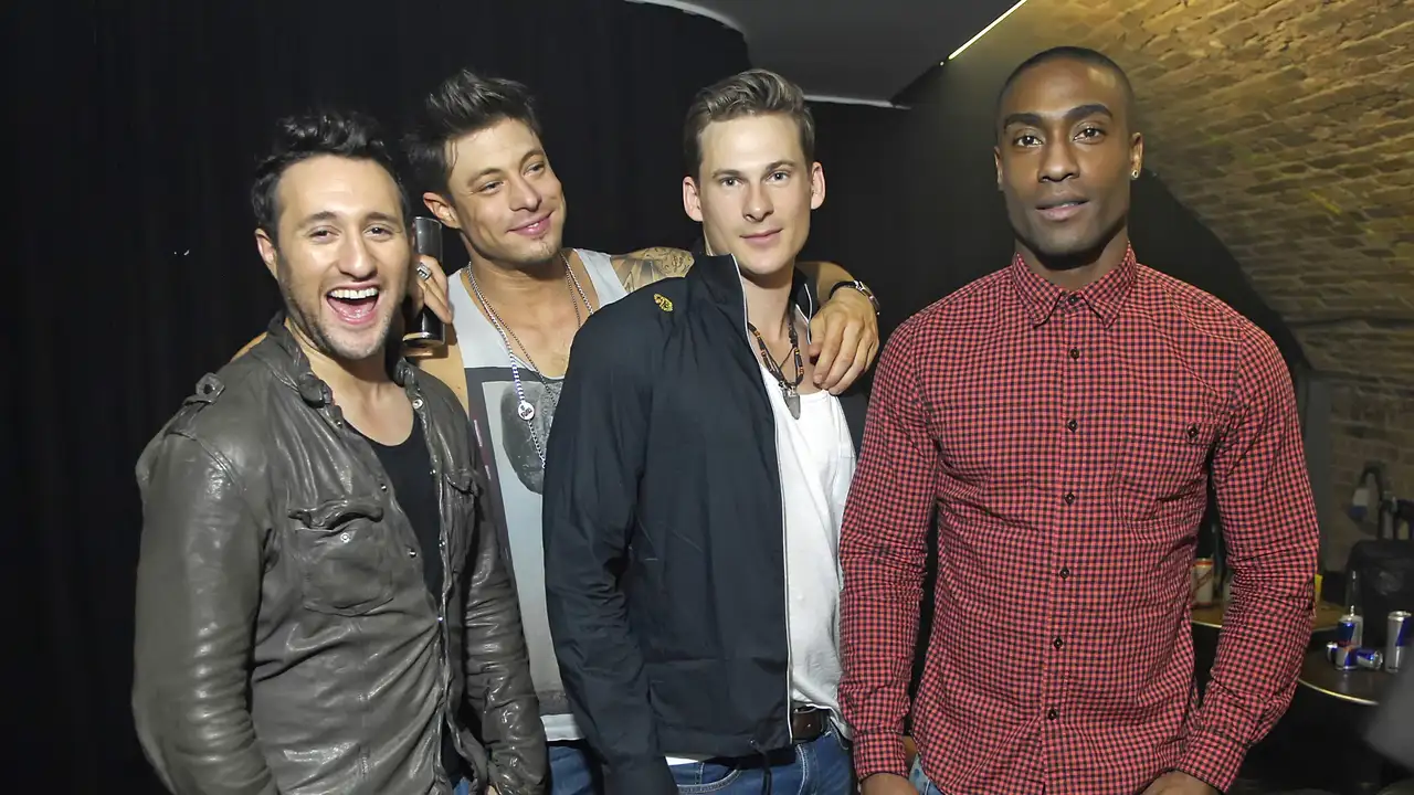 Tampil 90 Menit, BLUE Bakal Romantiskan Hari Valentine di Jakarta ...