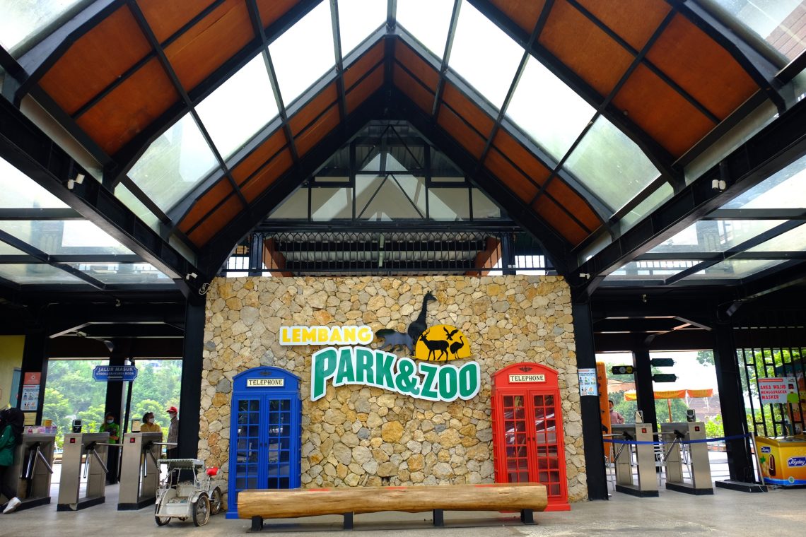 Daya Tarik Wisata Lembang Park Zoo - Teropong Media