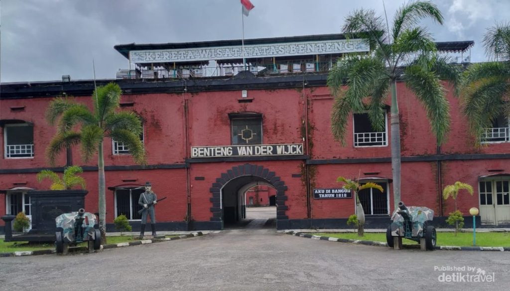 Menilik Benteng Peninggalan Belanda - Teropong Media
