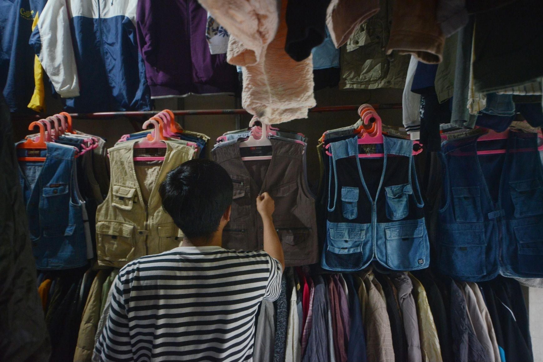 Pasar Thrifting Cimol Gedebage Bandung Kembali Dibuka - Teropong Media