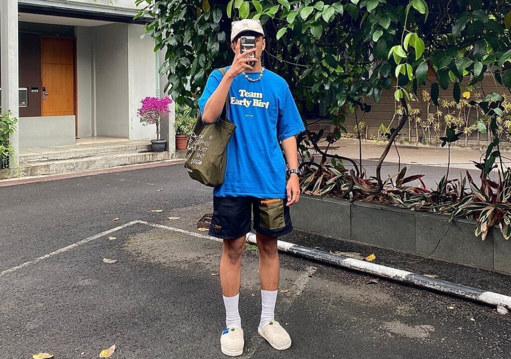 Inspirasi 10 Gaya Baju Generasi 90-an yang Bikin Trendy! - Teropong Media