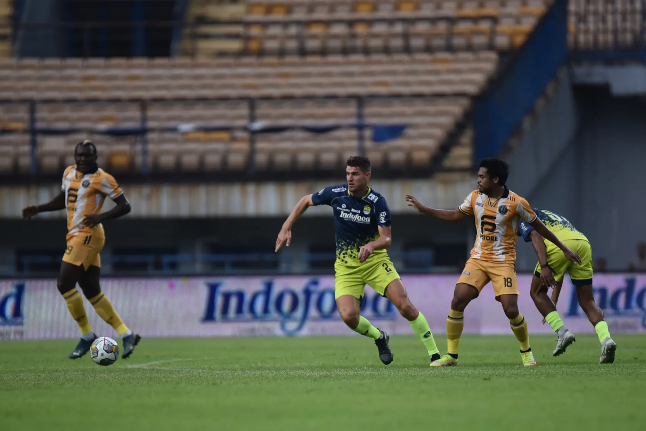 Pelatih Baru Persib, Bojan Hodak Sang Motivator Handal! - Teropong Media