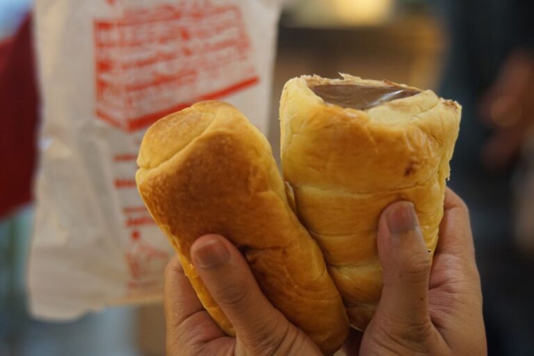 Sejarah Kuliner Legendaris Bandung Toko Roti Sidodadi - Teropong Media