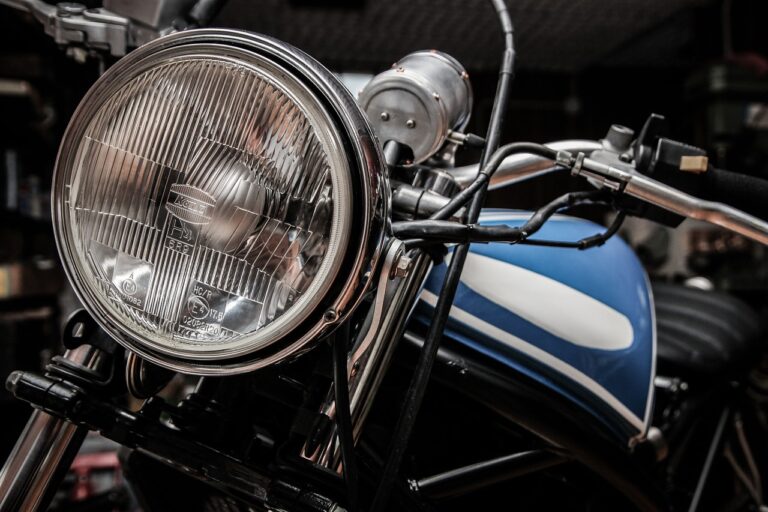Mengetahui Secara Dalam Jenis dan Lampu Motor - Teropong Media