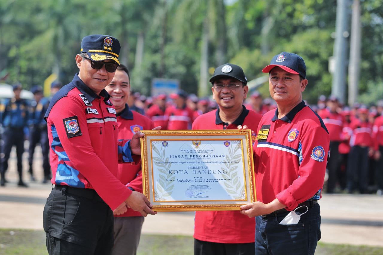 Jadi Pelopor Redkar di Jabar, Pemkot Bandung Diganjar Penghargaan dari ...