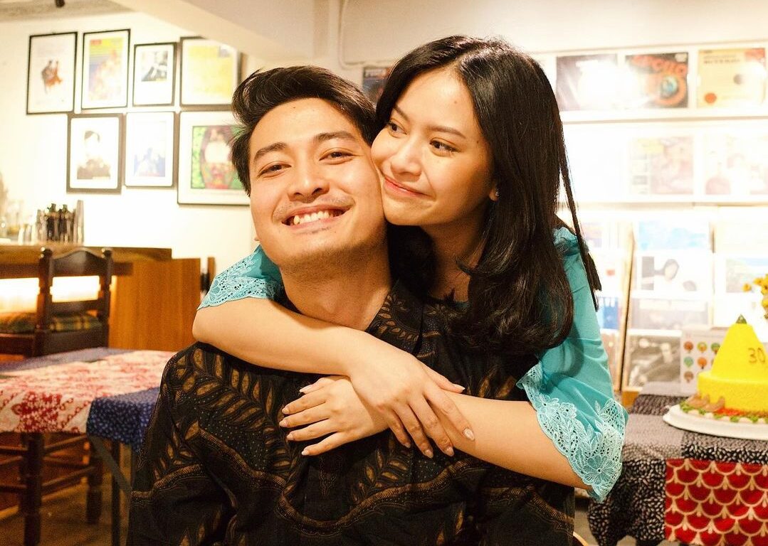 Begini Momen Lamaran Luthfi Aulia Kepada Sang Kekasih Hanggini - Teropong Media