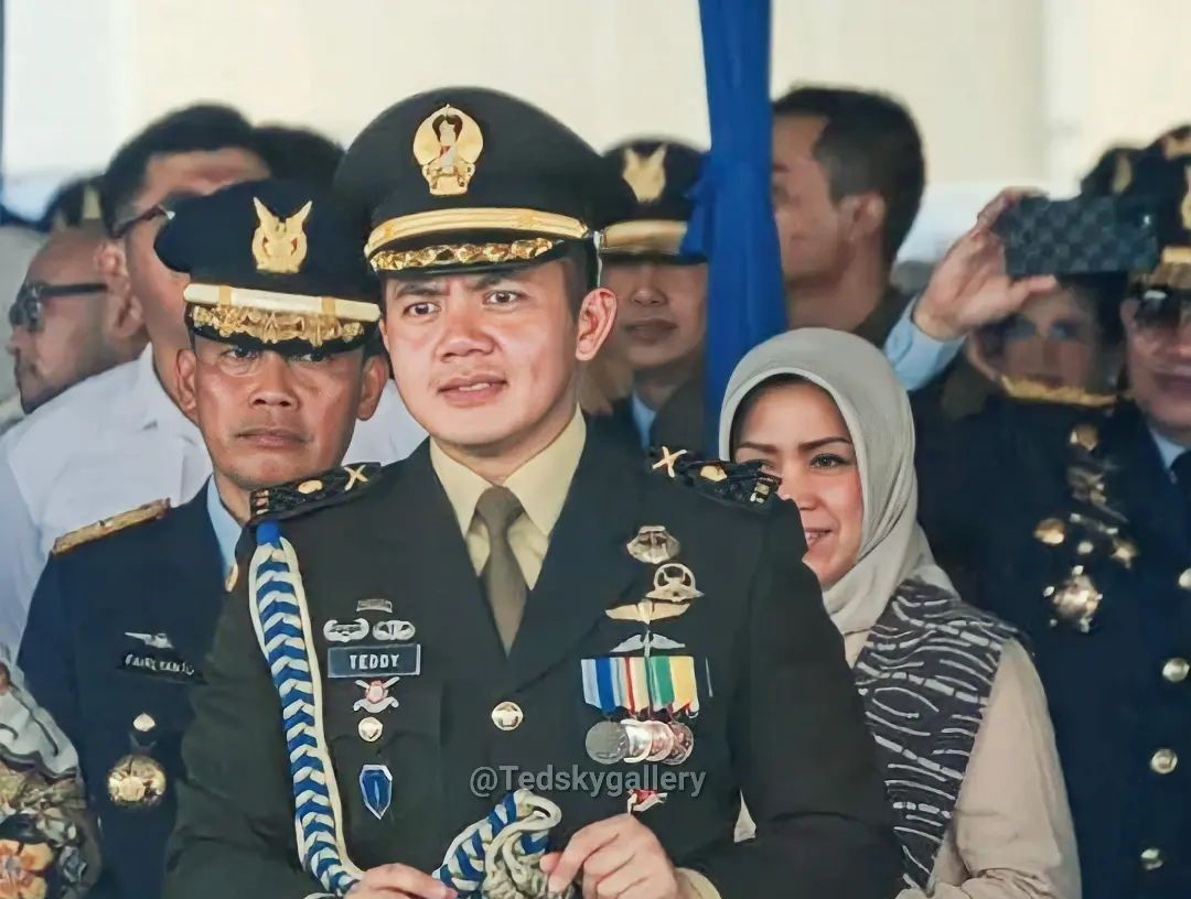 Tak Main-Main Segini Gaji Mayor Teddy Ajudan Prabowo