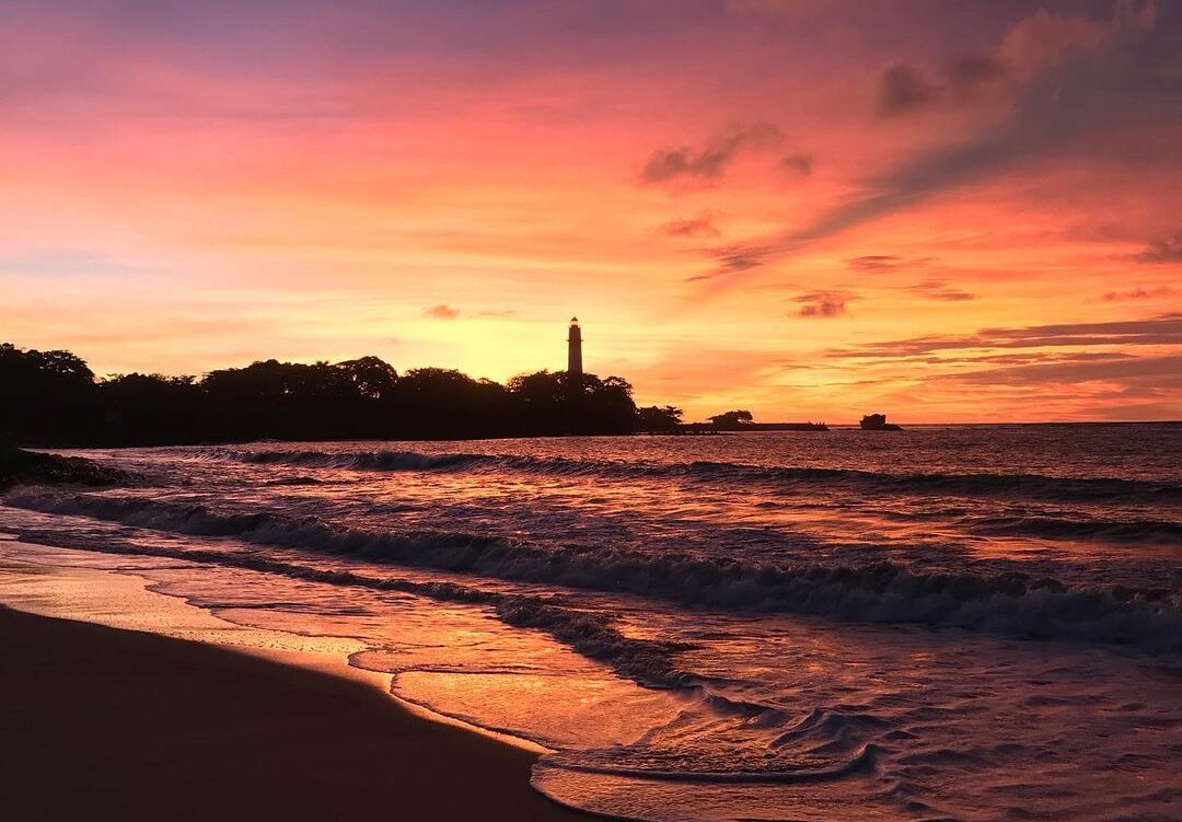 Romantisme Flora, Fauna, Budaya dan Sunset Pantai Santolo Garut ...