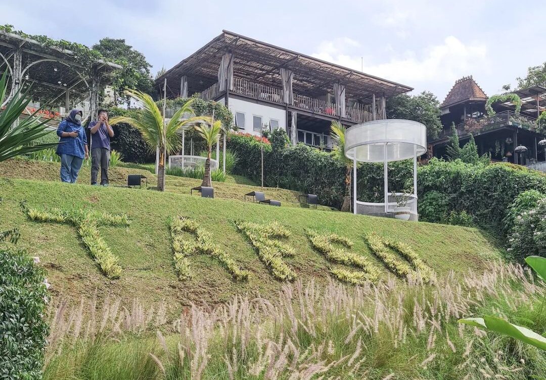 Tafso Barn, Restoran Wisata Keluarga yang Instagramable di Bandung
