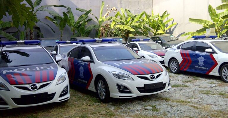 6 Mobil Patwal Polisi Gagah, dari Jenis Sedan sampai Double Cabin ...