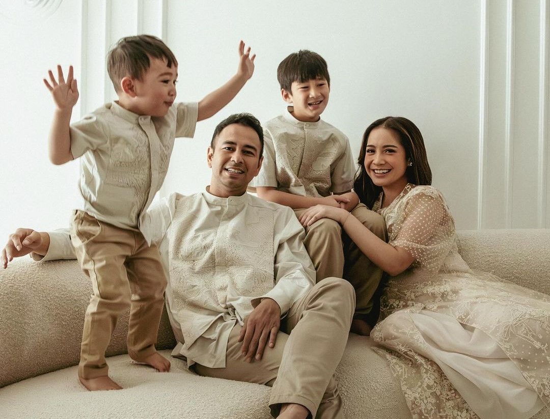 Tidak Kaleng-Kaleng Ini Isi Hampers untuk Karyawan Rans Entertainment ...