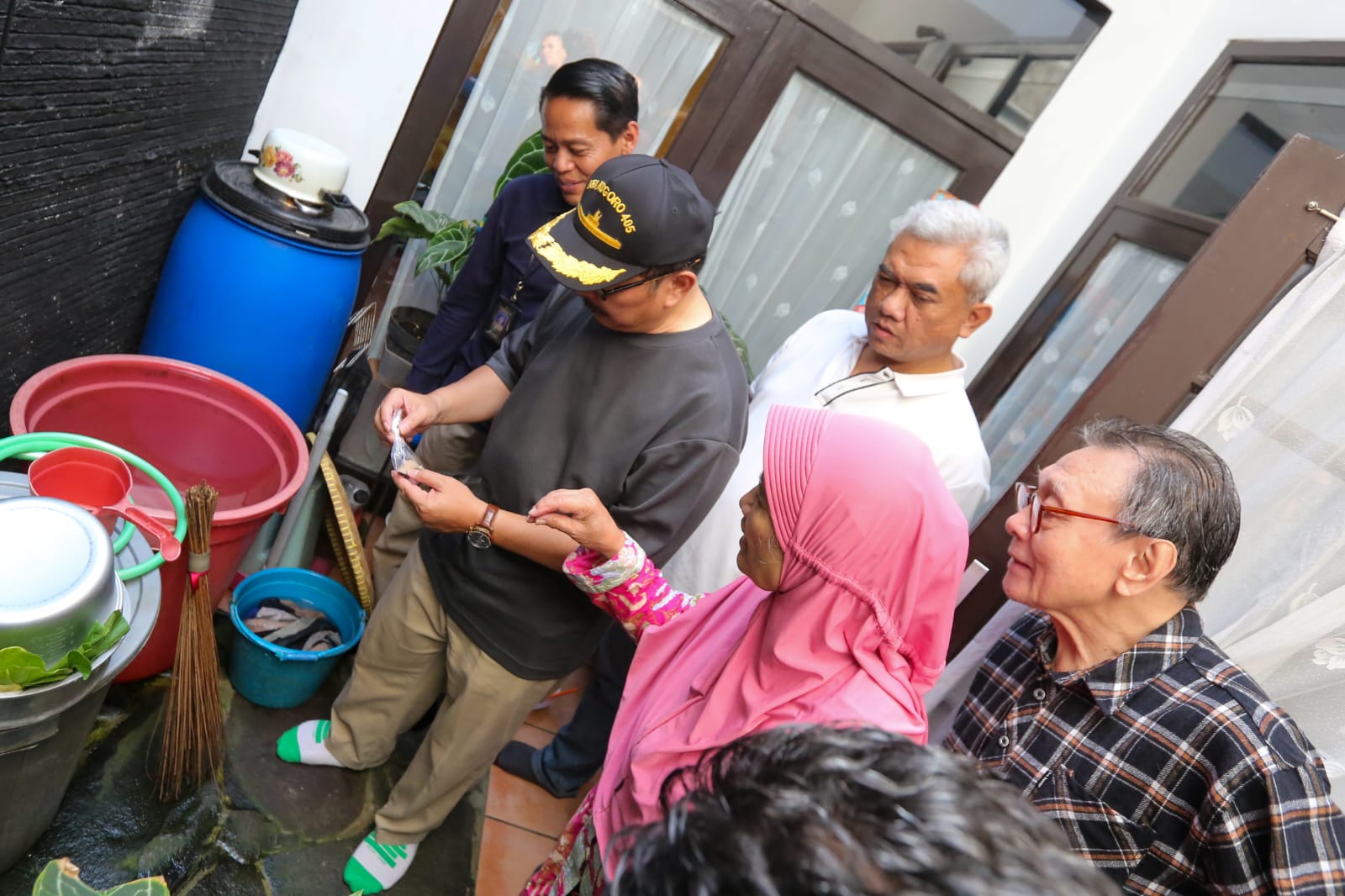 Panduan Lengkap Memasang Bendera Merah Putih 17 Agustus - Teropong Media