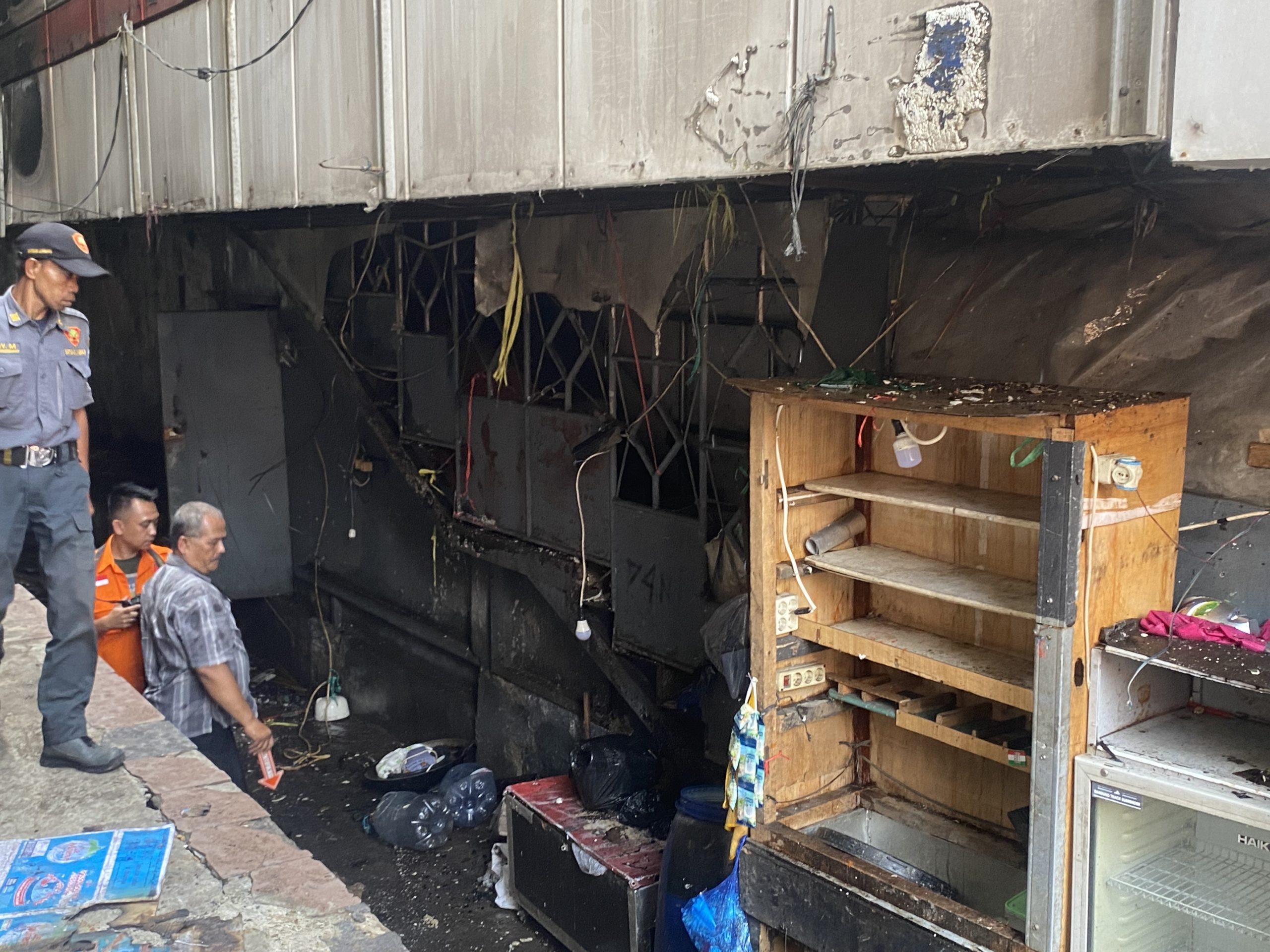 Diskar PB Gercep Padamkan Api di Jalan Dalem Kaum Kota Bandung ...