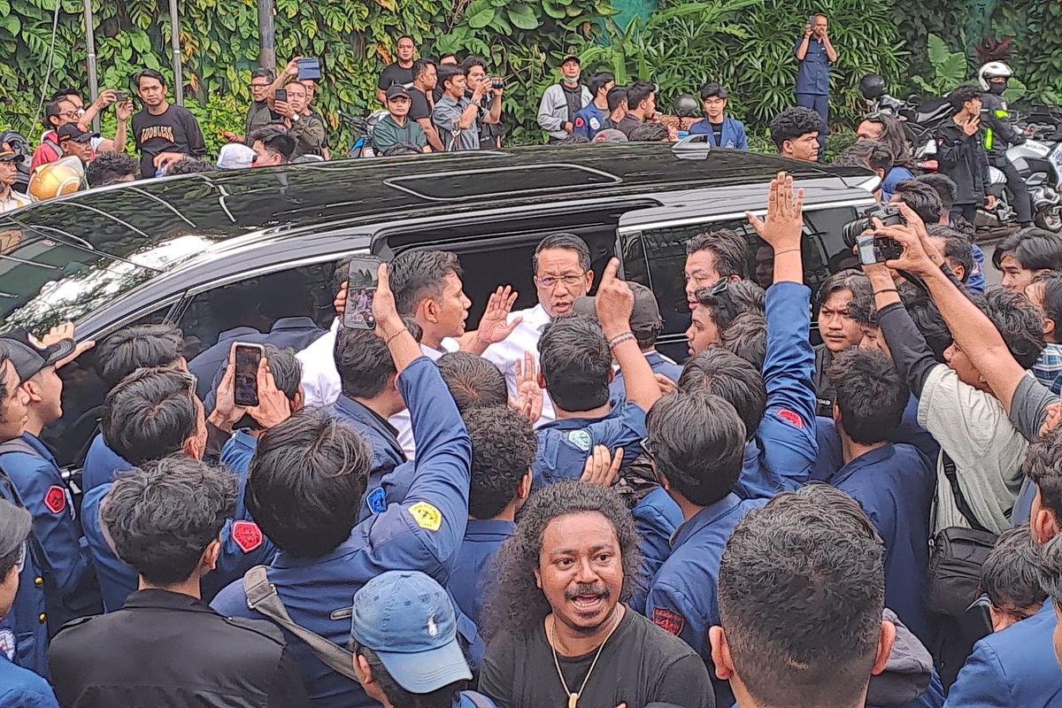 Deret Aksi Demo RUU TNI Jakarta Hingga Surabaya - Teropong Media