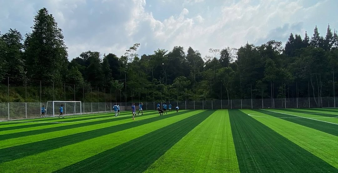 Wow! Desa Cibeber Bangun Lapangan Mini Soccer Rp1,5 Miliar - Teropong Media