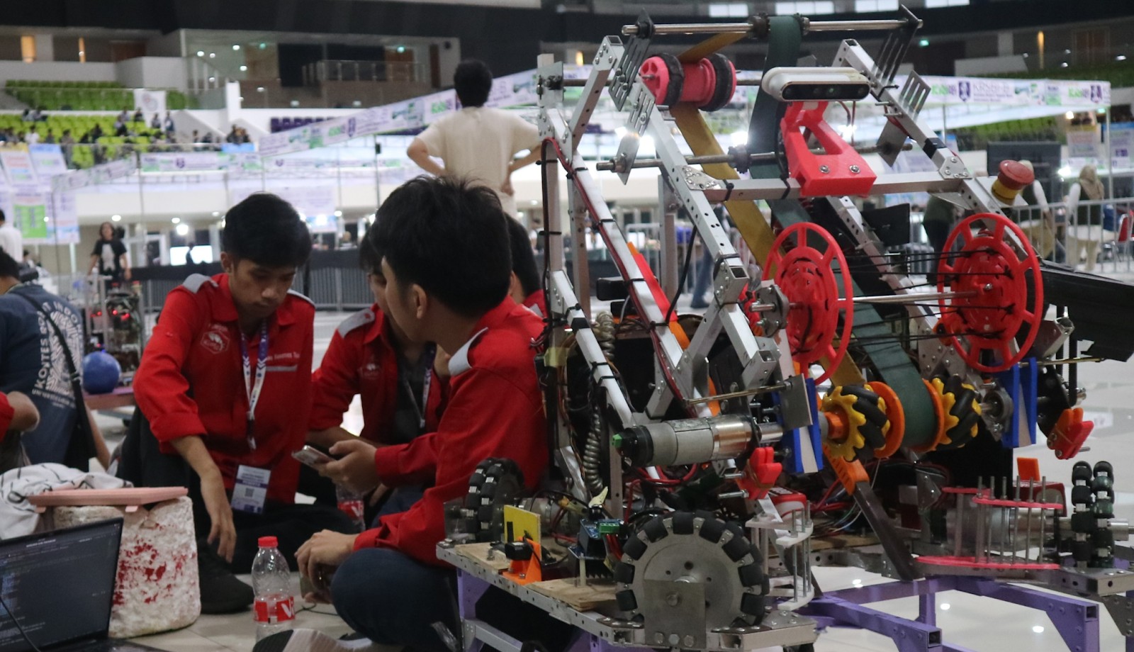 Mahasiswa Gali Inovasi Robotika Demi Antarkan Indonesia ke Kancah ...