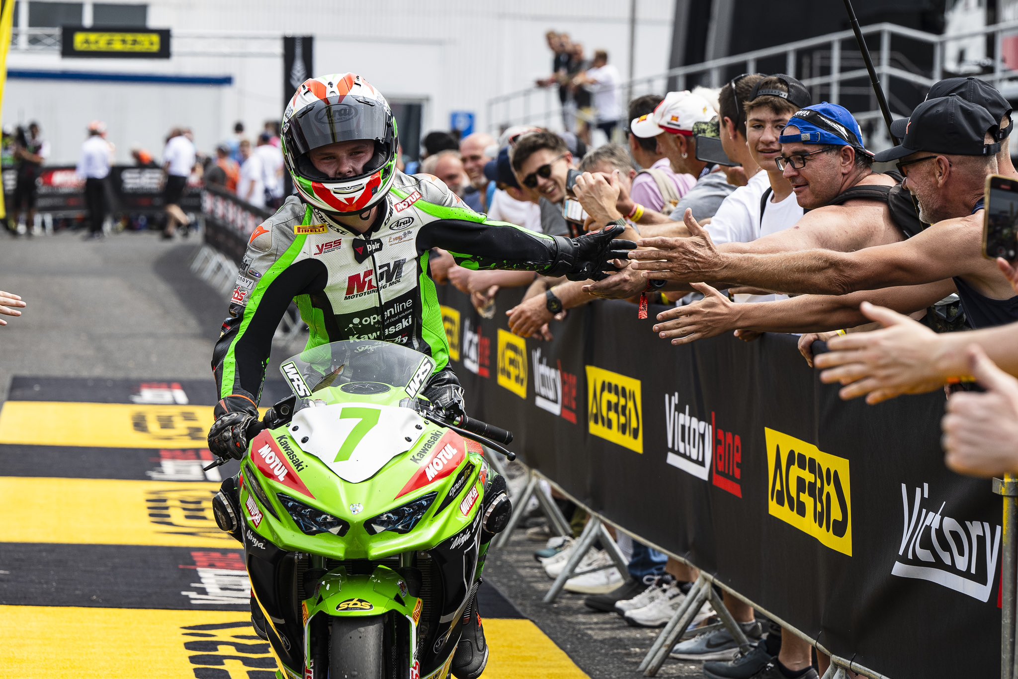 Hasil Race 1 WorldSSP300 Emilia Romagna 2025: Carter Thompson Tundukkan ...