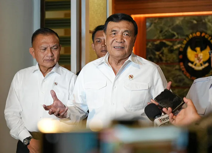 Sebelum Dilantik Jadi Menko Polkam, Djamari Chaniago Dapati Pesan ...