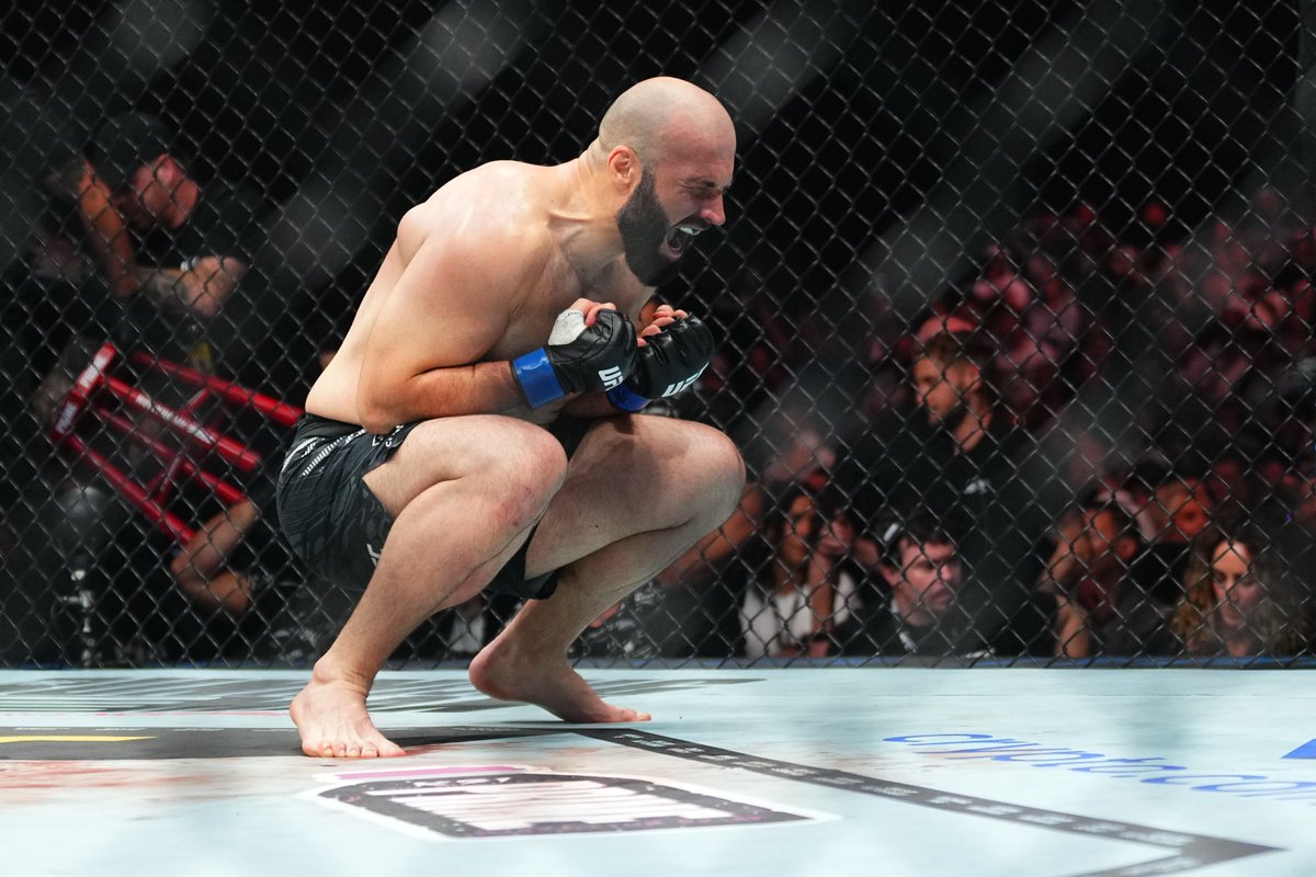 Kemenangan Cepat Azamat Murzakanov atas Aleksandar Rakic di UFC 321 ...