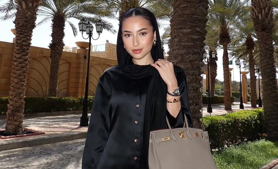 Jennifer Coppen Tampil Berhijab di Jeddah, Dampingi Justin Hubner ...