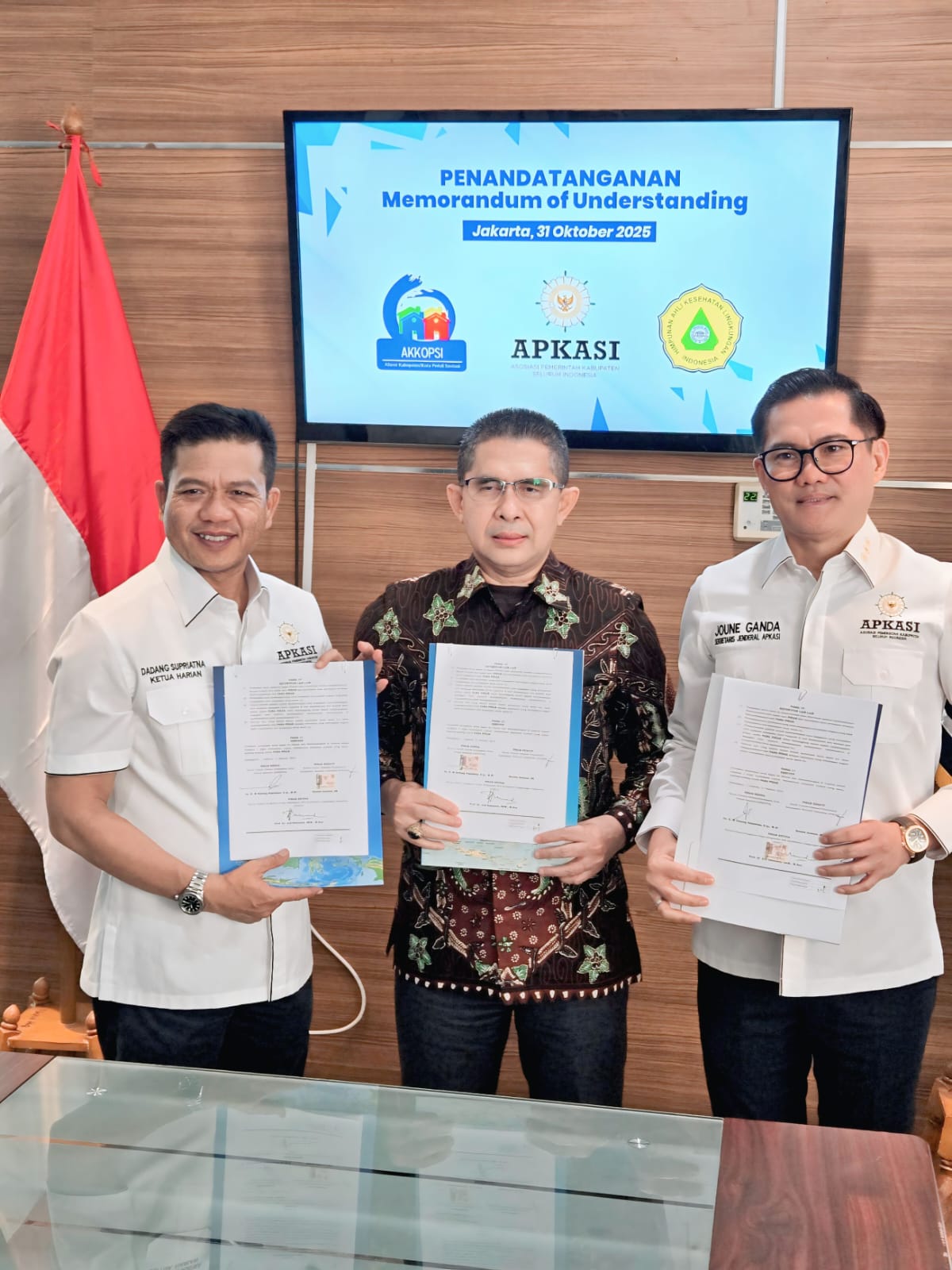 APKASI, AKKOPSI, dan HAKLI Teken MoU Minimalisir Keracunan MBG ...