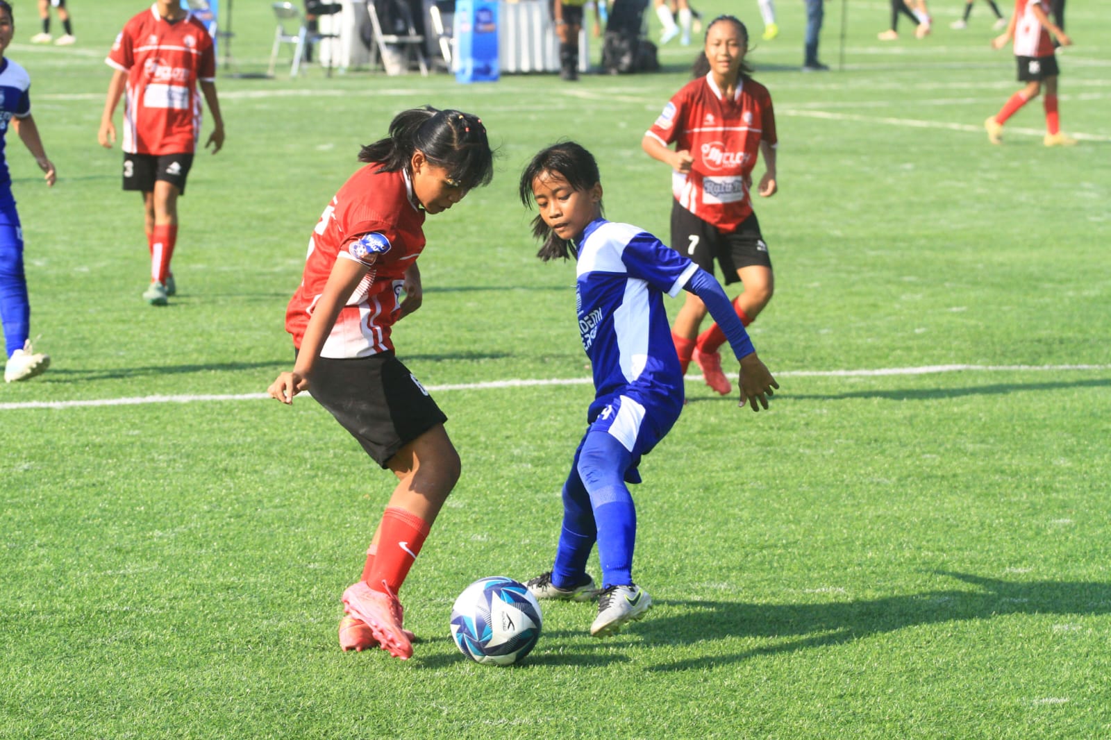 Antusiasme Peserta Dalam Gelaran Kompetisi Sepakbola Putri di Bandung ...