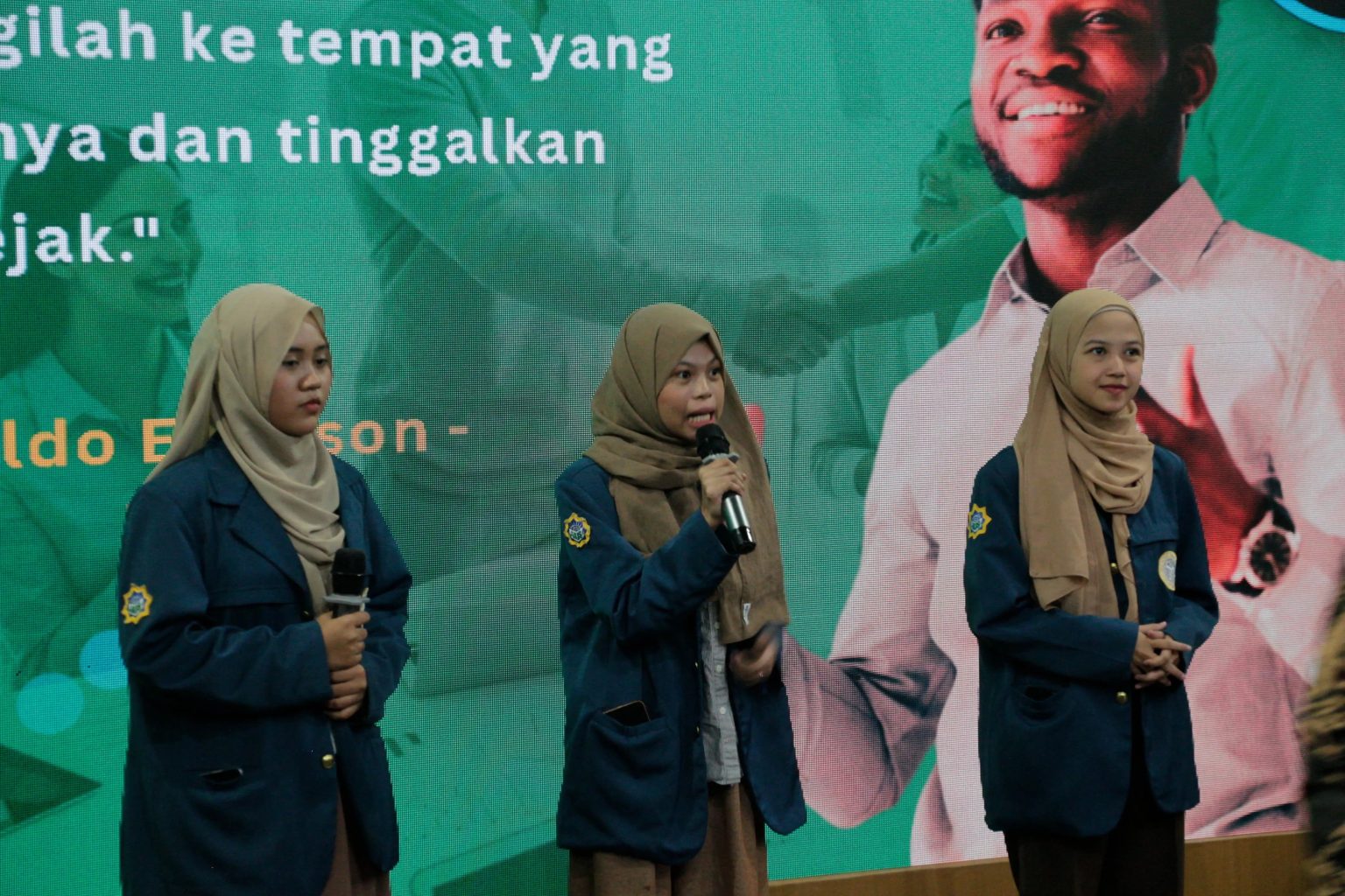 Pertanian Masuk Era Digital, Mahasiswa UNAIR Hadirkan Platform Terpadu ...