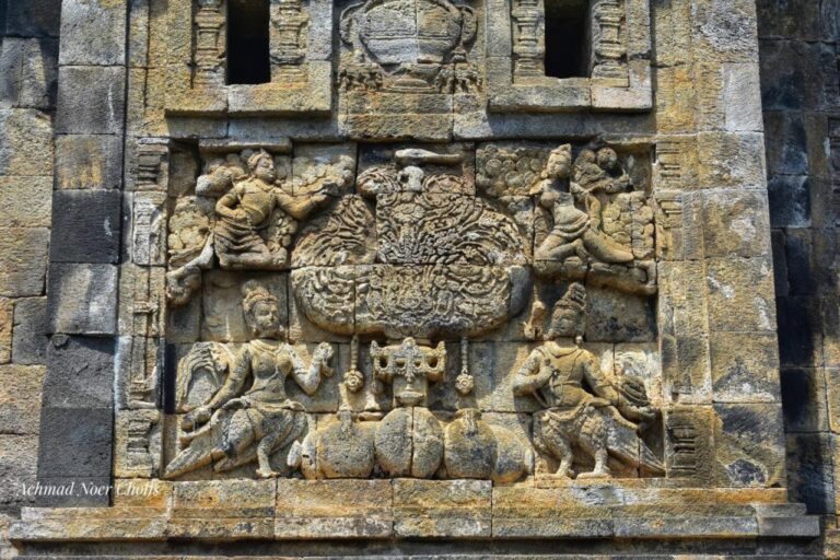 Menguak Misteri Sentuhan Yunani Kuno di Relief Candi Pawon - Teropong Media