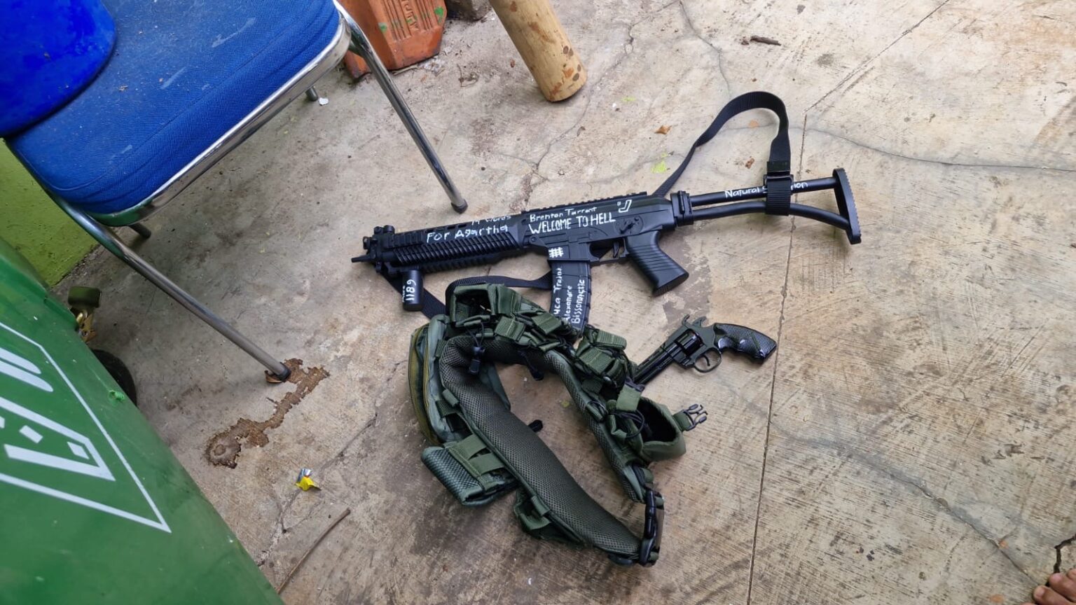 Makna Tulisan "For Arghata" dan "14 Words" pada Senjata di Ledakan SMAN ...