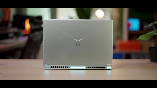 Advan PixWar Touchscreen Hadirkan Laptop Performa Tinggi dengan Layar ...