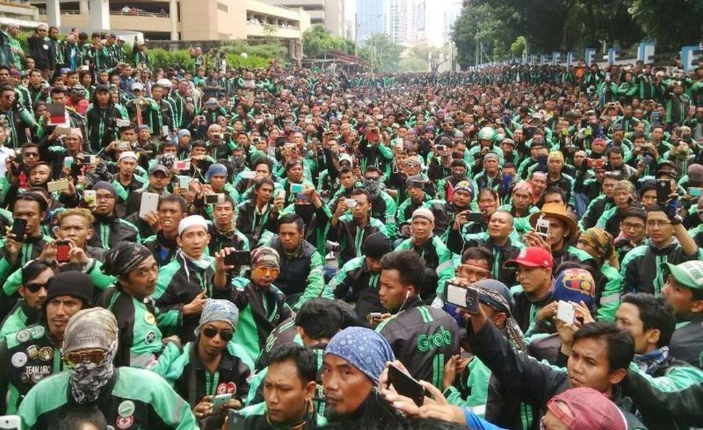 Demo Ojol di Monas Hari Ini, Tuntut Potongan Aplikator Maksimal 10 ...